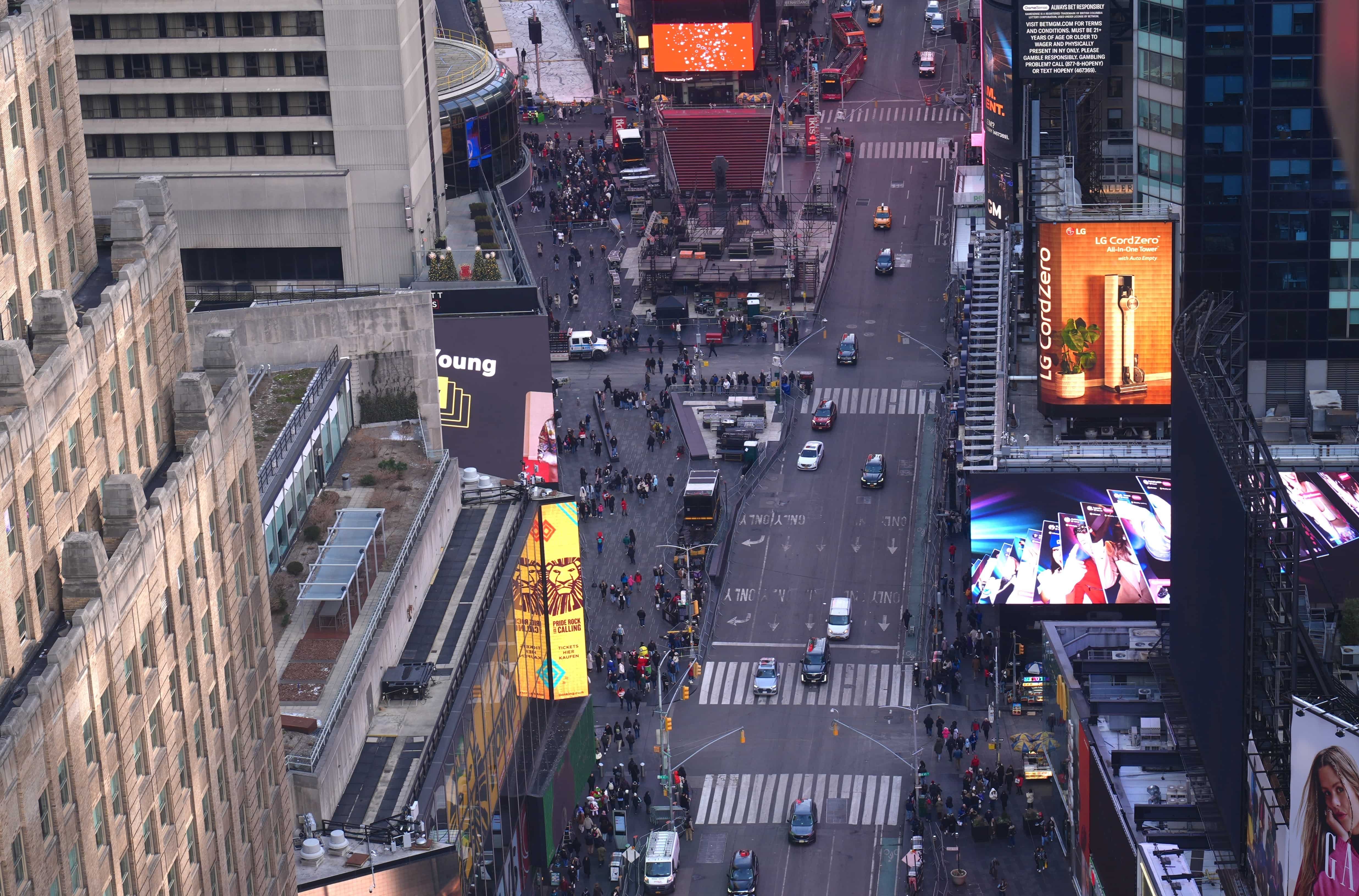 Yes, New York City’s congestion pricing program is still in effect — and it’s working